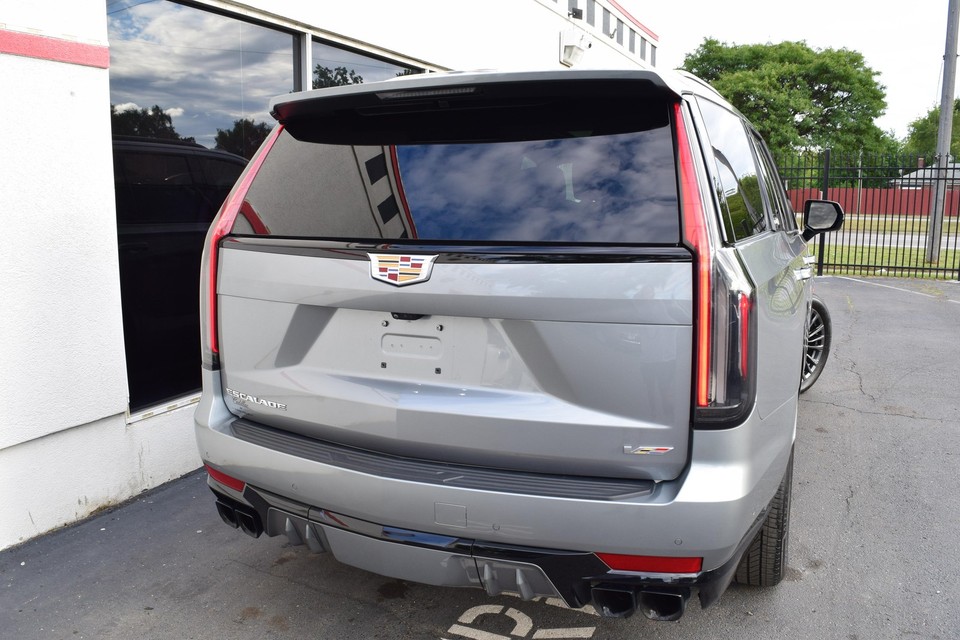 2023 CADILLAC ESCALADE-V 2023 CADILLAC ESCALADE-V 4WD 2RED KEYS 1OWNER ...