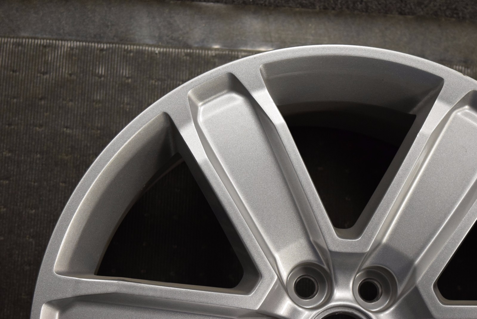 2017 17 Acadia XT5 OEM Wheel Rim Silver 20x8 22996333 AA8D 23101920 ...