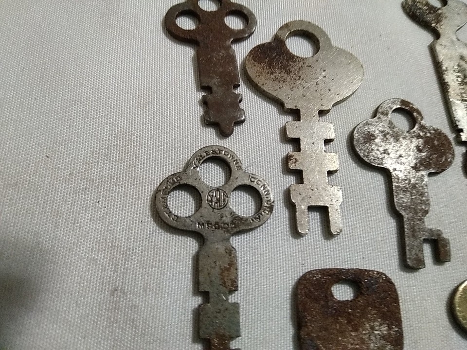 RARE 12 ANTIQUE Skeleton & Flat Assorted Keys Mix Brands Lot *3 CHEST, TRUNKS | eBay