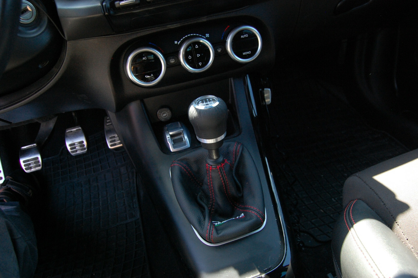 ALFA Romeo SPEED SHIFT GEAR KNOB RED LED ILLUMINATED LEATHER TUNING | eBay