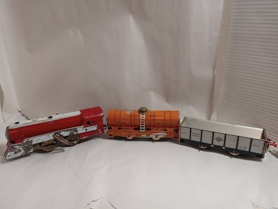 HAFNER WYANDOTTE O TIN WIND-UP TRAIN SET 3 PIECES, ENGINE 1010, TANKER ...