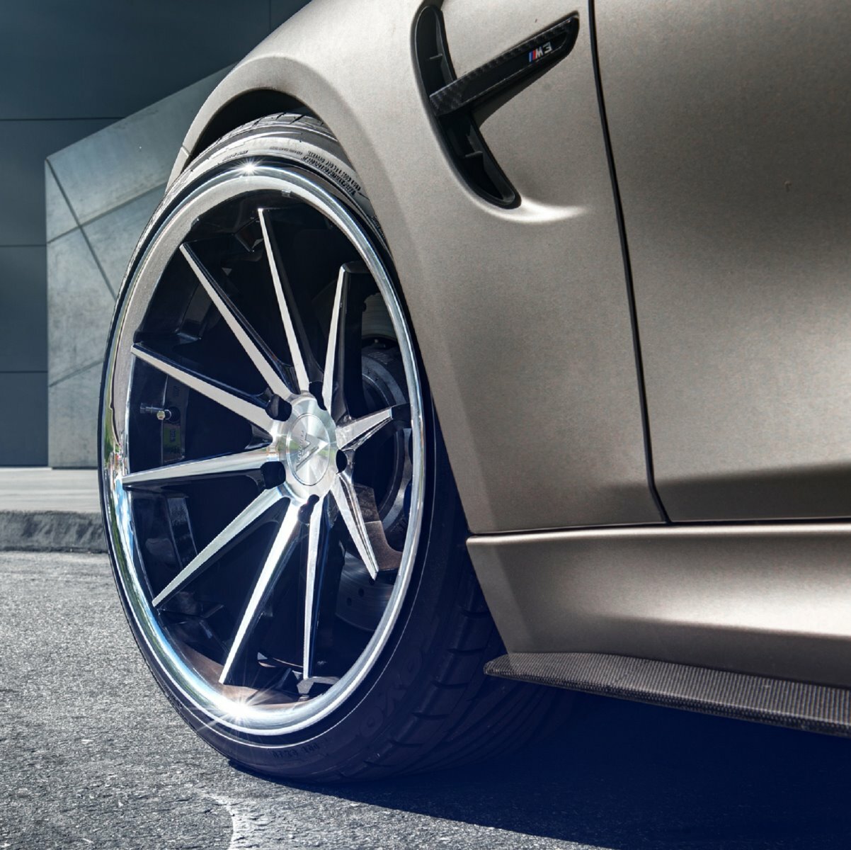 (4) 22" STAGGERED FERRADA FR4 22x9 20x10.5 BLACK / SILVER CONCAVE ...