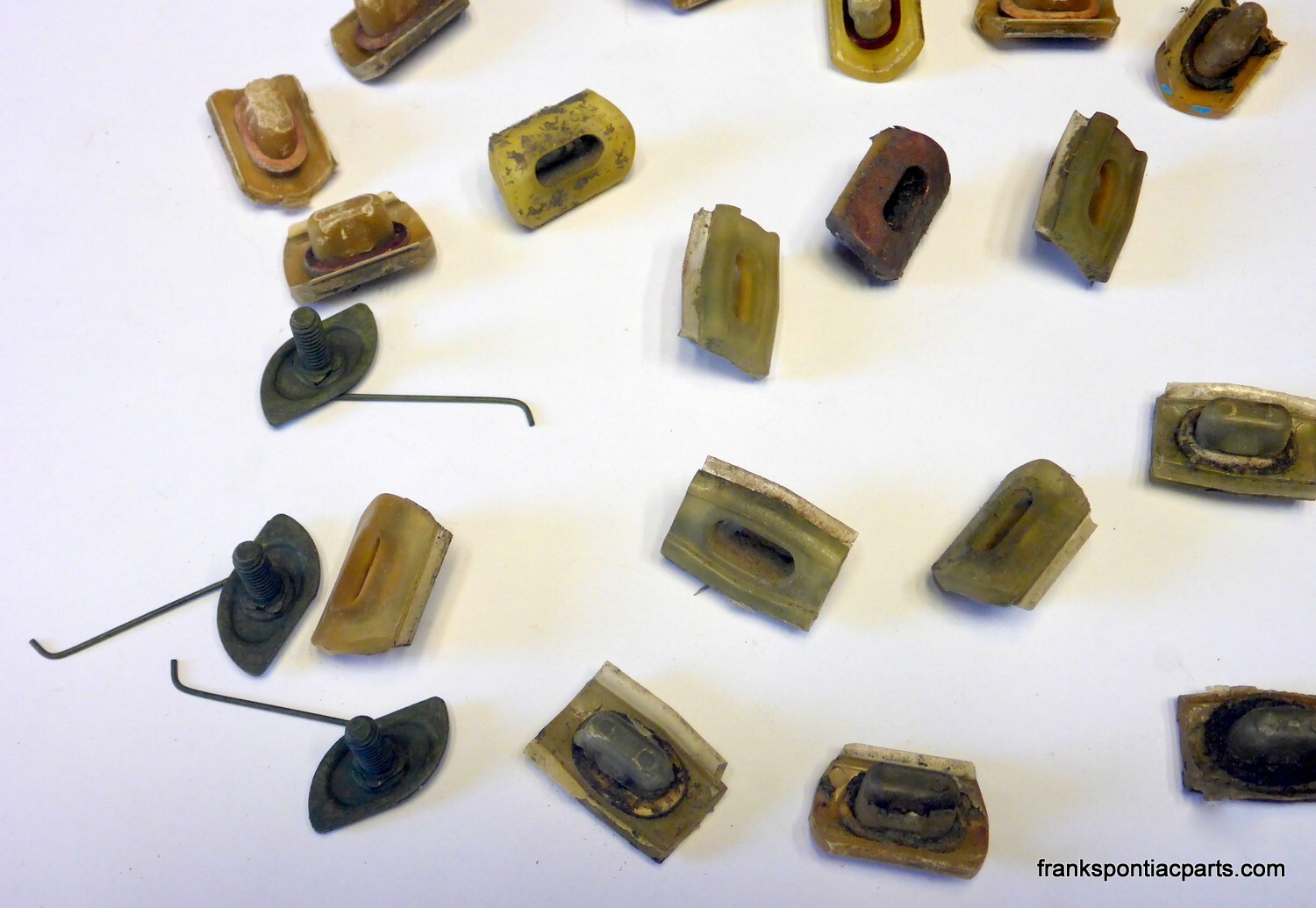 1964 Pontiac Catalina Body Side Molding Clips 2+2 Star Chief 64 USED | eBay