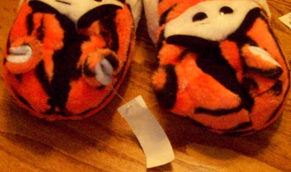 NEW w/ Tags ~ Winnie the Pooh TIGGER PLUSH SLIPPERS Adult MEDIUM ...