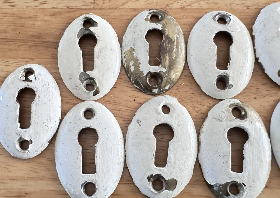 LOT OF 11 MATCHING VINTAGE OLD BRASS ESCUTCHEONS KEY HOLE COVER PLATES ...