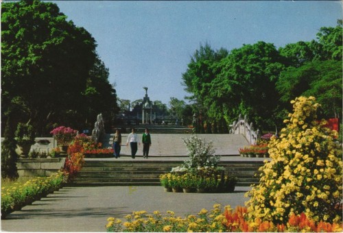 CPM AK KWANGCHOW - GUANGZHOU Mausoleum of the 72 Martyrs CHINA (1298428 ...