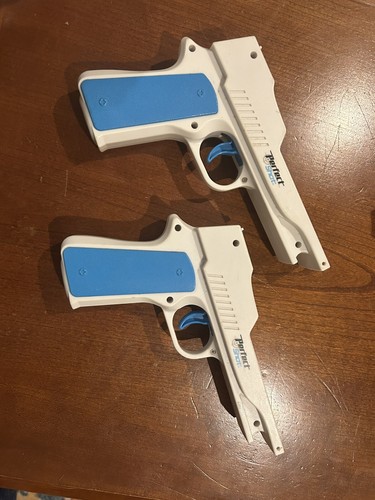 Two Nintendo Wii Nyko Perfect Shot Controller Accessory without Orange ...