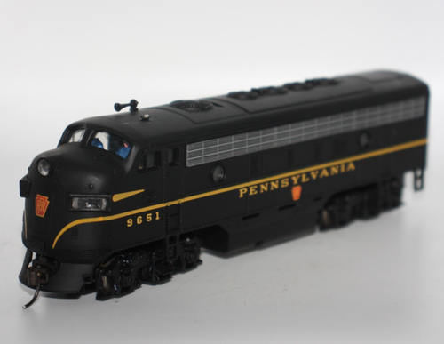 Bachmann Plus HO EMD F7A Pennsylvania PRR #9651 - Tested RUNS and ...