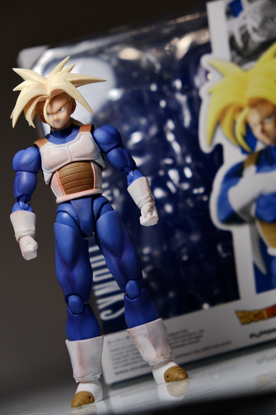 Bandai SH Figuarts Dragon Ball Z Super Saiyan Trunks Action Figure ...