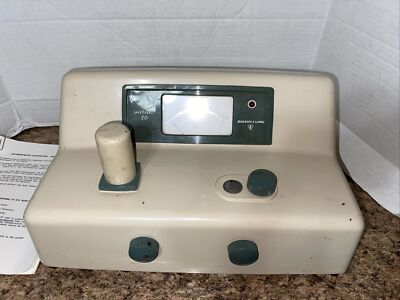 Analytical Instruments - Spectronic 20 Spectrophotometer