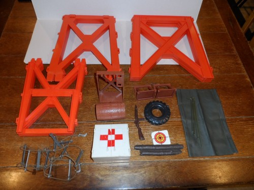 VTG. GI JOE 70/72 ADVENTURE TEAM TRAINING TOWER CENTER # 2 NOT COMPLETE ...