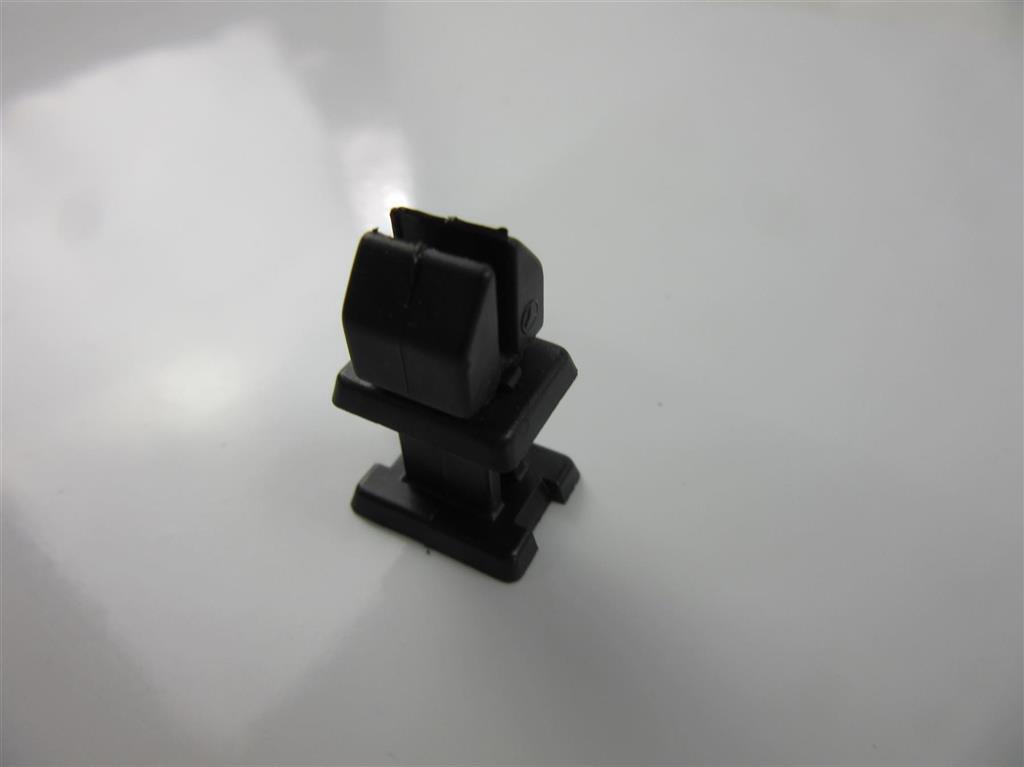 Mercedes Benz Original Universal Spreizniet Heckmittelstück Unten ...