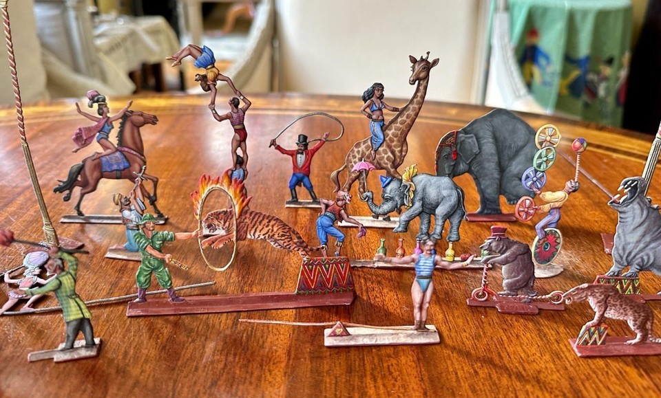 20 Circus Figures Hand Painted Clown Acrobat Miniature Lead Figure ...