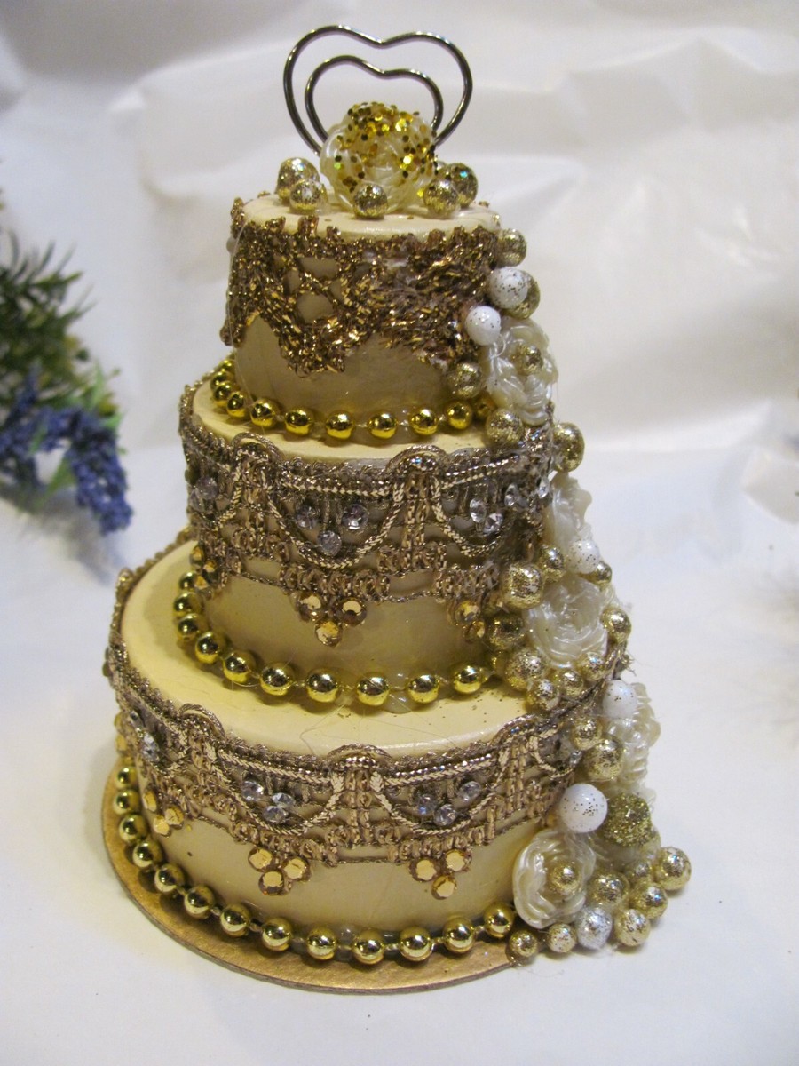 Wedding Cakes With Bling