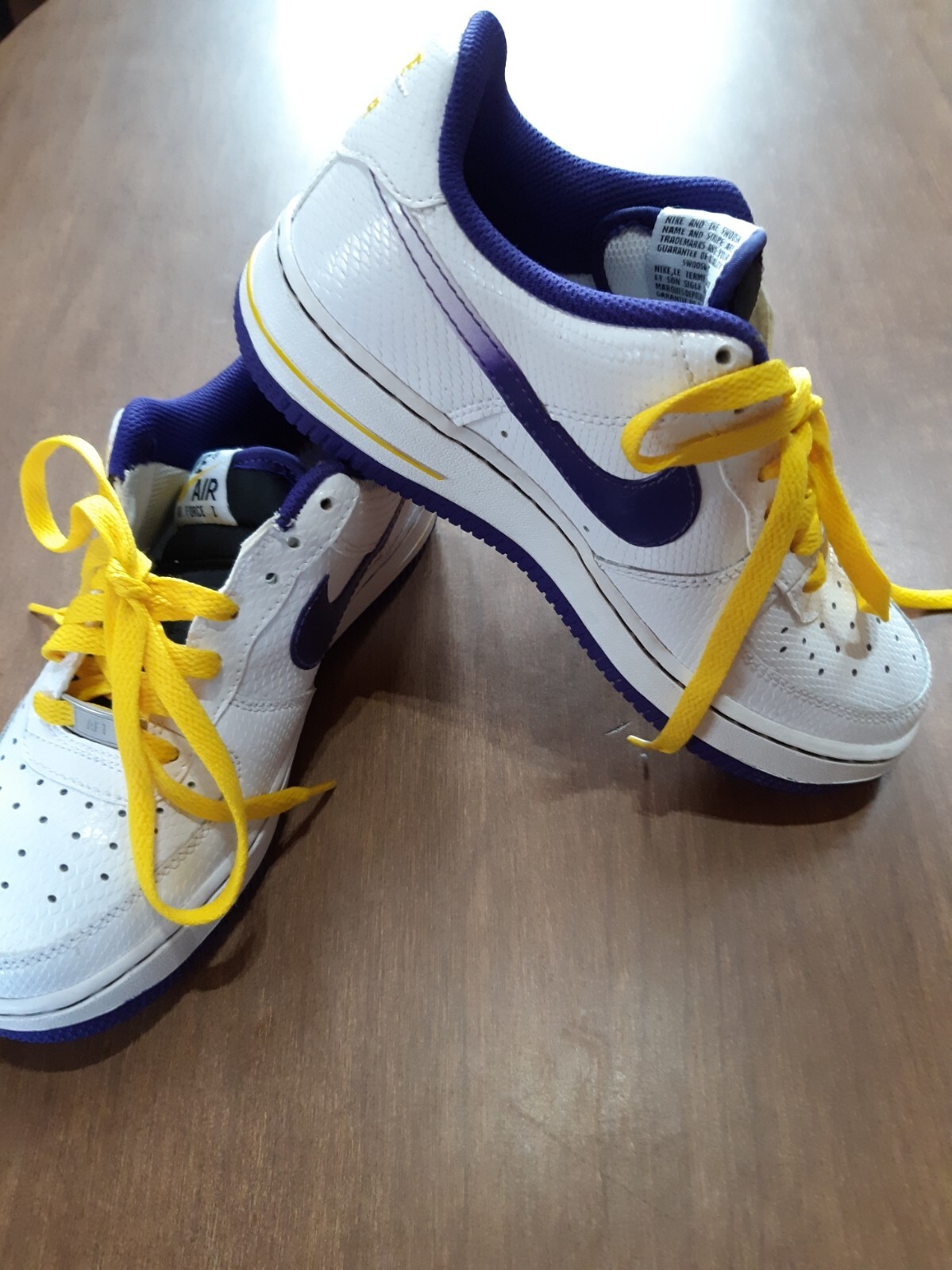 NIKE Air Force 1 LAKERS Snakeskin Size 4 Y596728-176 032724 I341T17 No ...