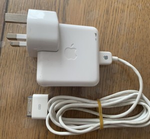 Genuine Apple Charger Firewire port inc Firewire to 30 pin lead A1070 ...