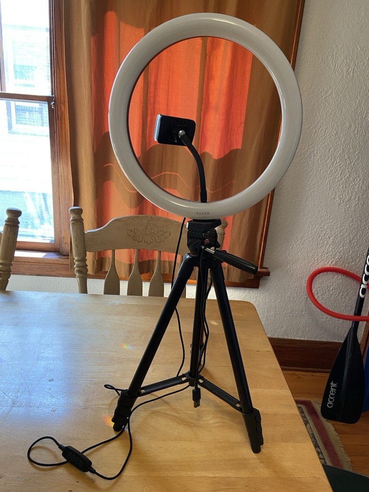Razer Ring Light 12" Streaming and Selfie Light with Tripod, Phone ...