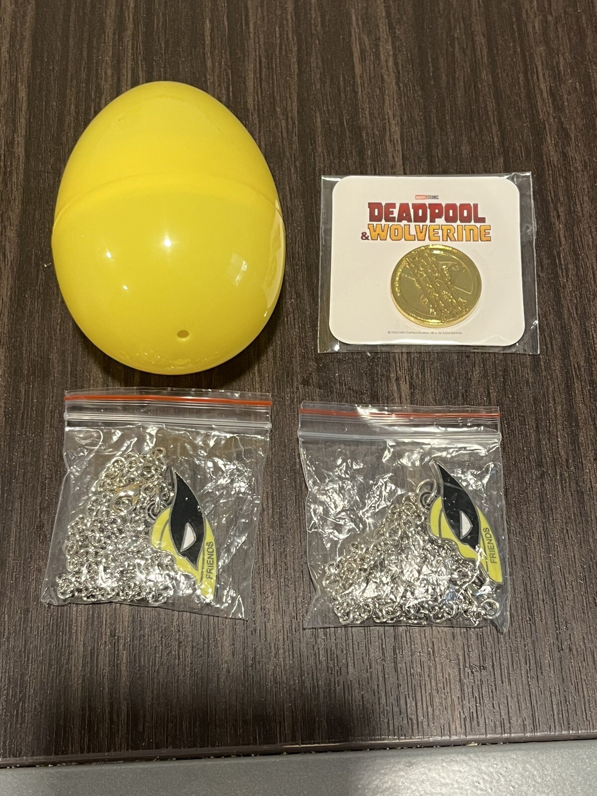 DEFECT OFFICIAL Deadpool & Wolverine Claw machine TWO WOLVERINE ...