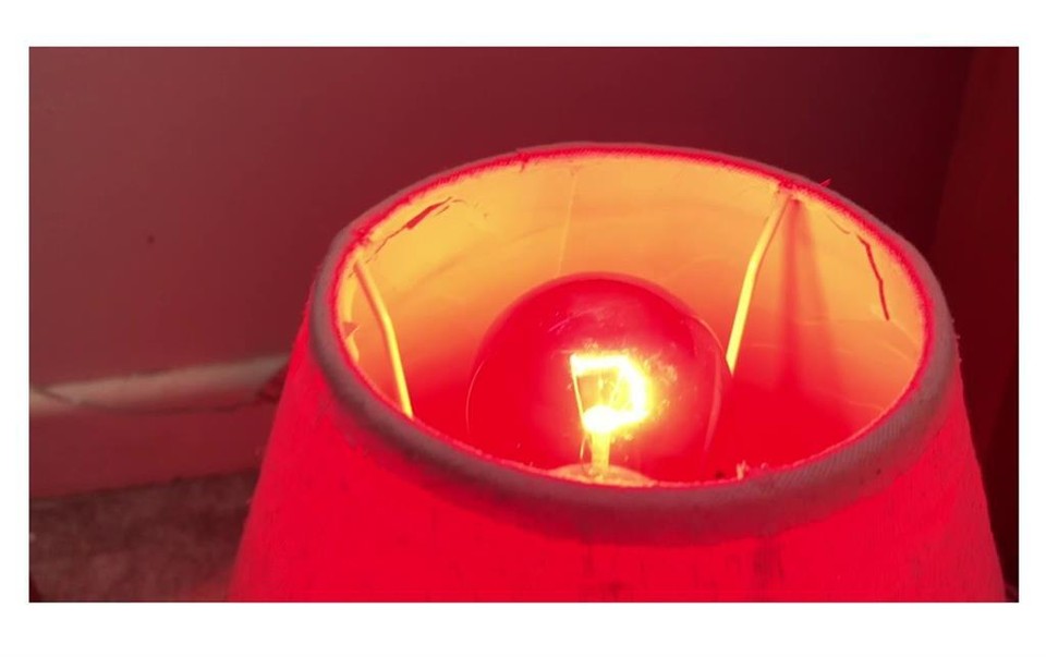 Eveready Red Fireglow Flame Effect GLS Light Bulb Bayonet BC B22 240V ...