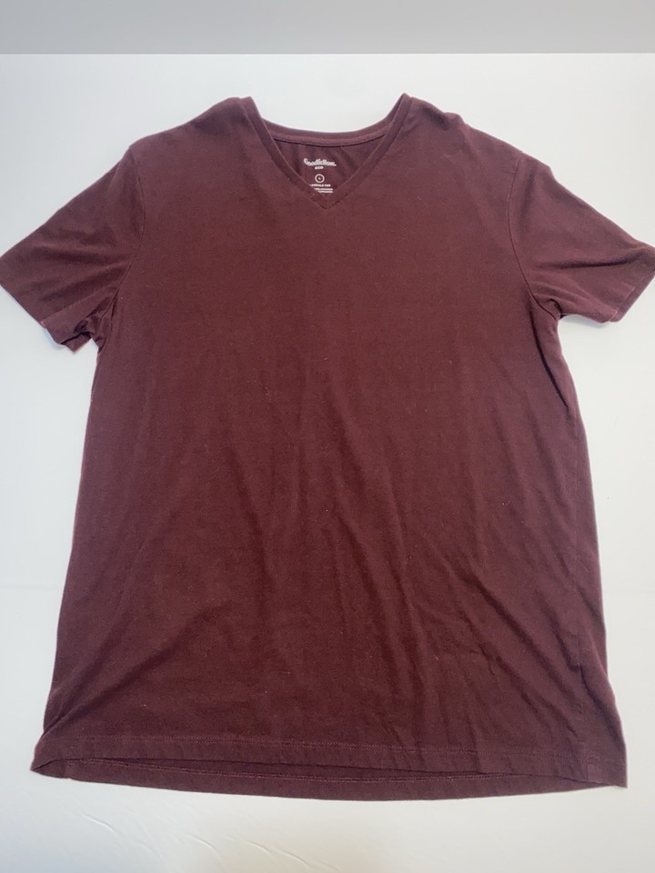 Men’s V-Neck T-shirt Size Large - Goodfellow Co. Good Quality/FAST ...