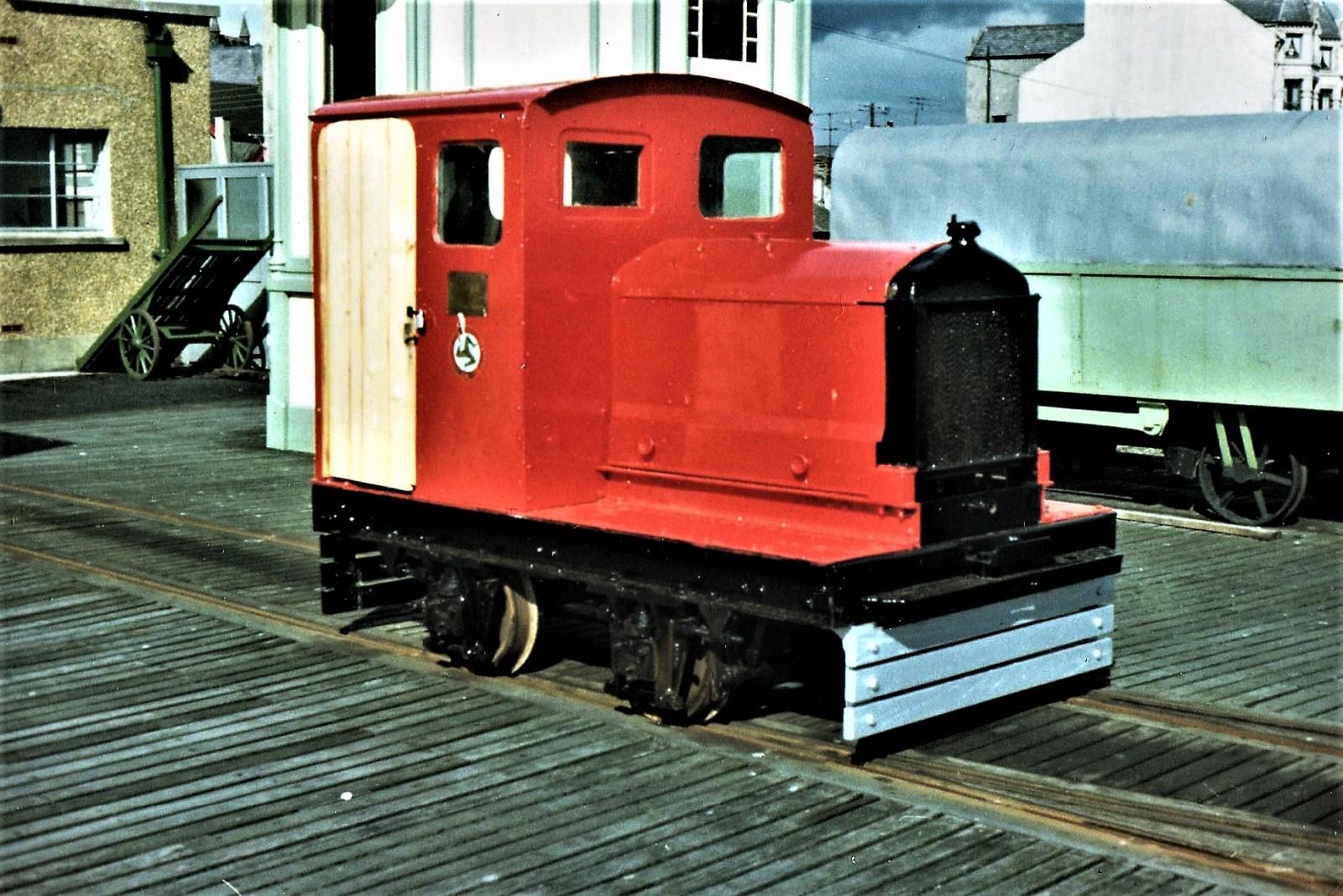 DHMD Marine Drive trams & funiculars & Queens Pier Tram Ramsey sets 6x4 ...