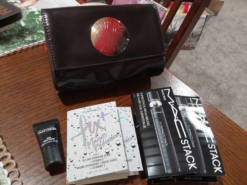 MAC COSMETICS MAGNETIC LOGO CLUTCH W/2 MINI MASCARA STACK/FIX+/PREP ...