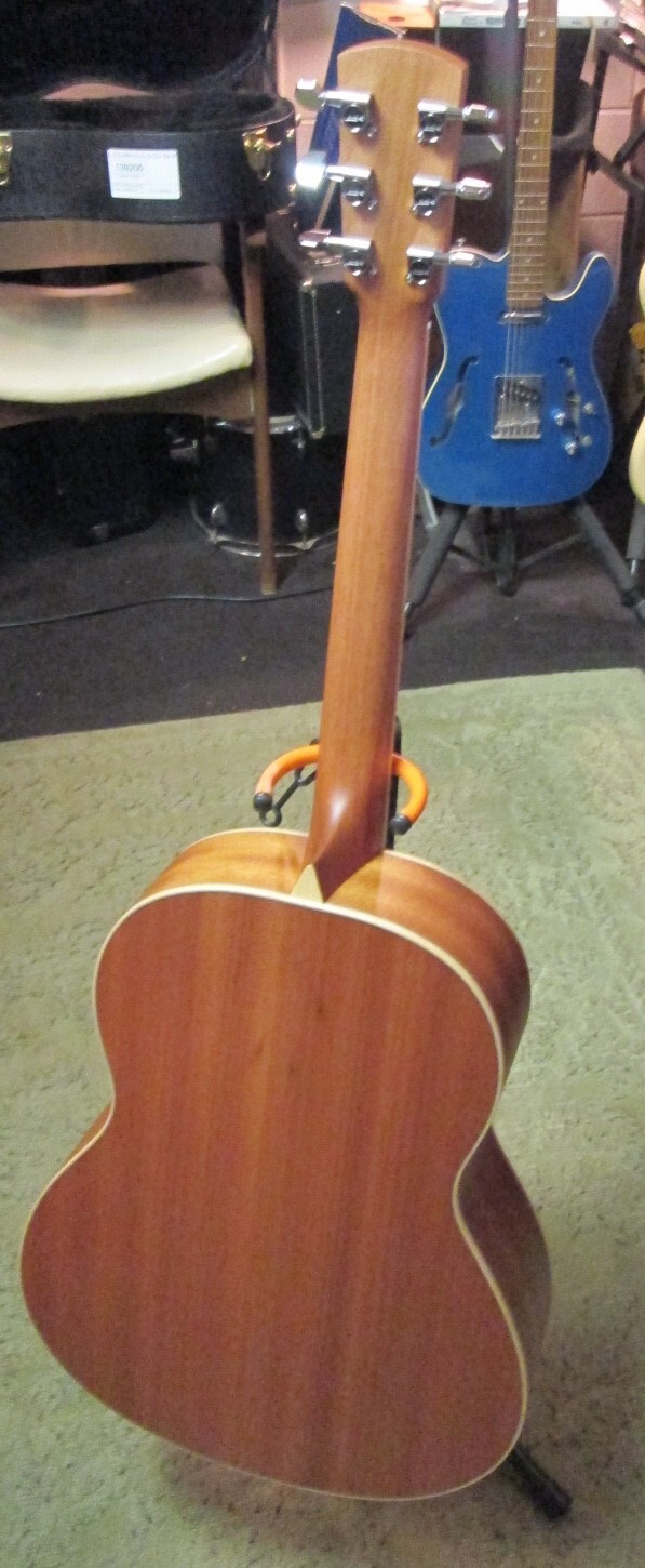 Larrivee L-03 Fast Neck / Vine Logo Special Edition Acoustic Guitar ...