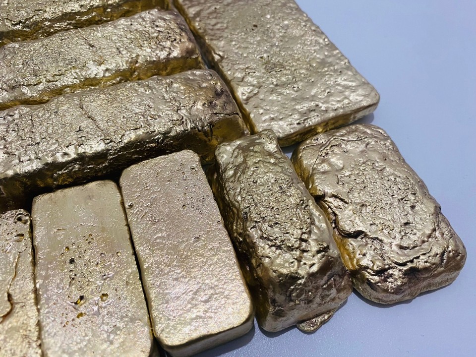 920 Grams Scrap Gold Bar For Gold Recovery Melted Different Computer ...