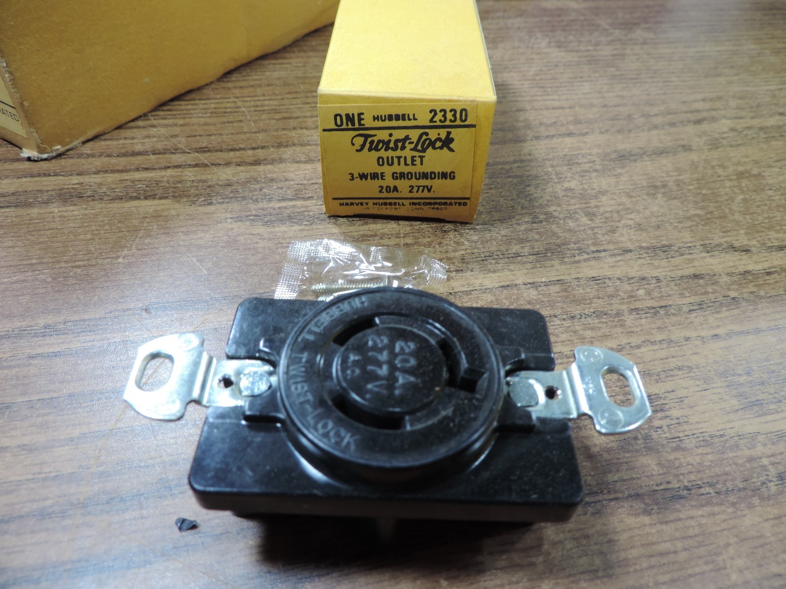 NEW IN BOX HUBBELL 2330 TWIST-LOCK RECEPTACLE | eBay