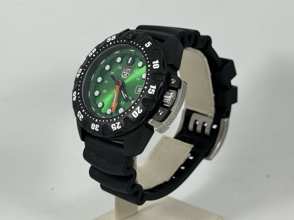 Luminox Series 1550 Undersea Voyager Project Sea Wolves -300M - Fully ...