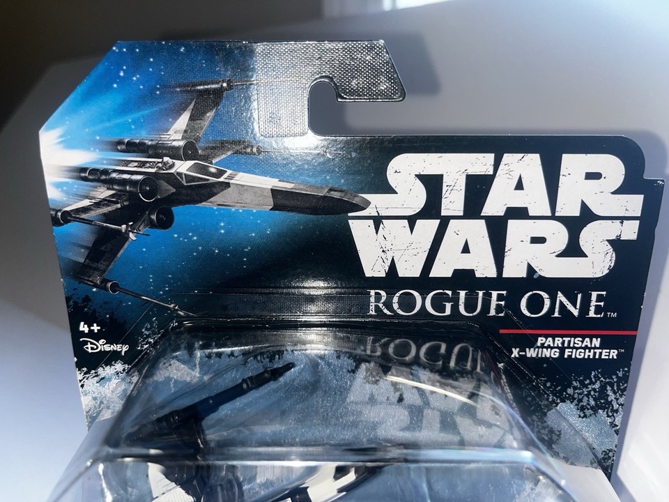 Hot Wheels Star Wars Rogue One Partisan X-Wing Fighter with Flight ...