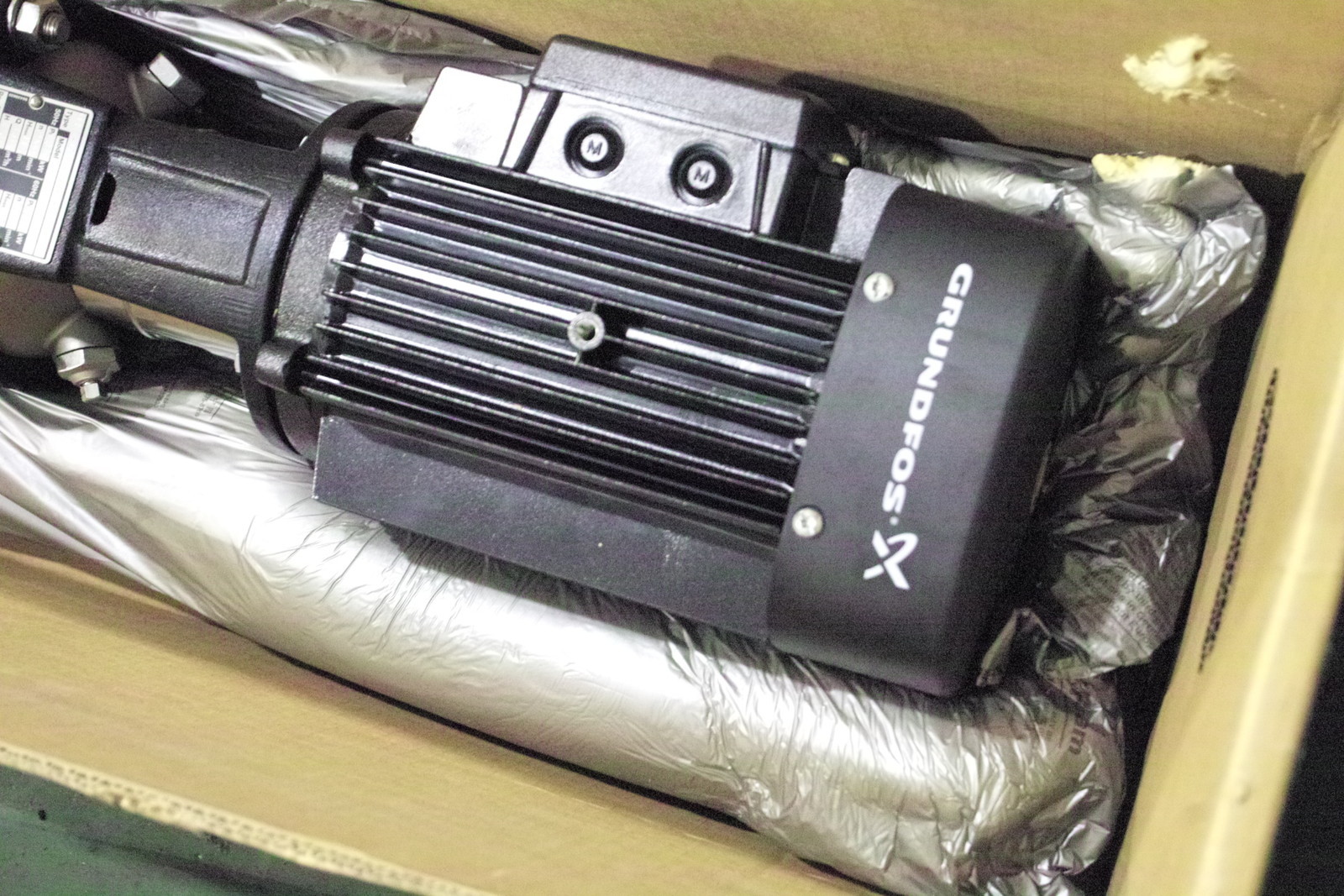 GROUNDFOS CRN3-17 A-P-G-V-HUBV VERTICAL PUMP A96454676P10405,90LA2 ...
