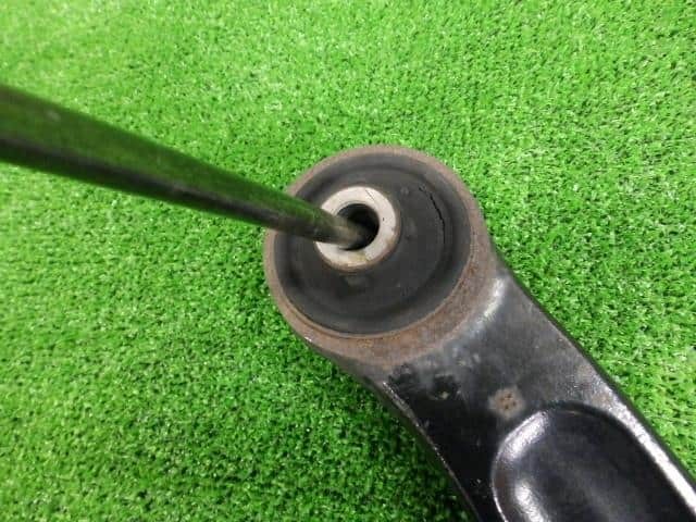 CITROEN C4 2010 ABA-B585F04P Front Right Lower Control Arm [Used ...