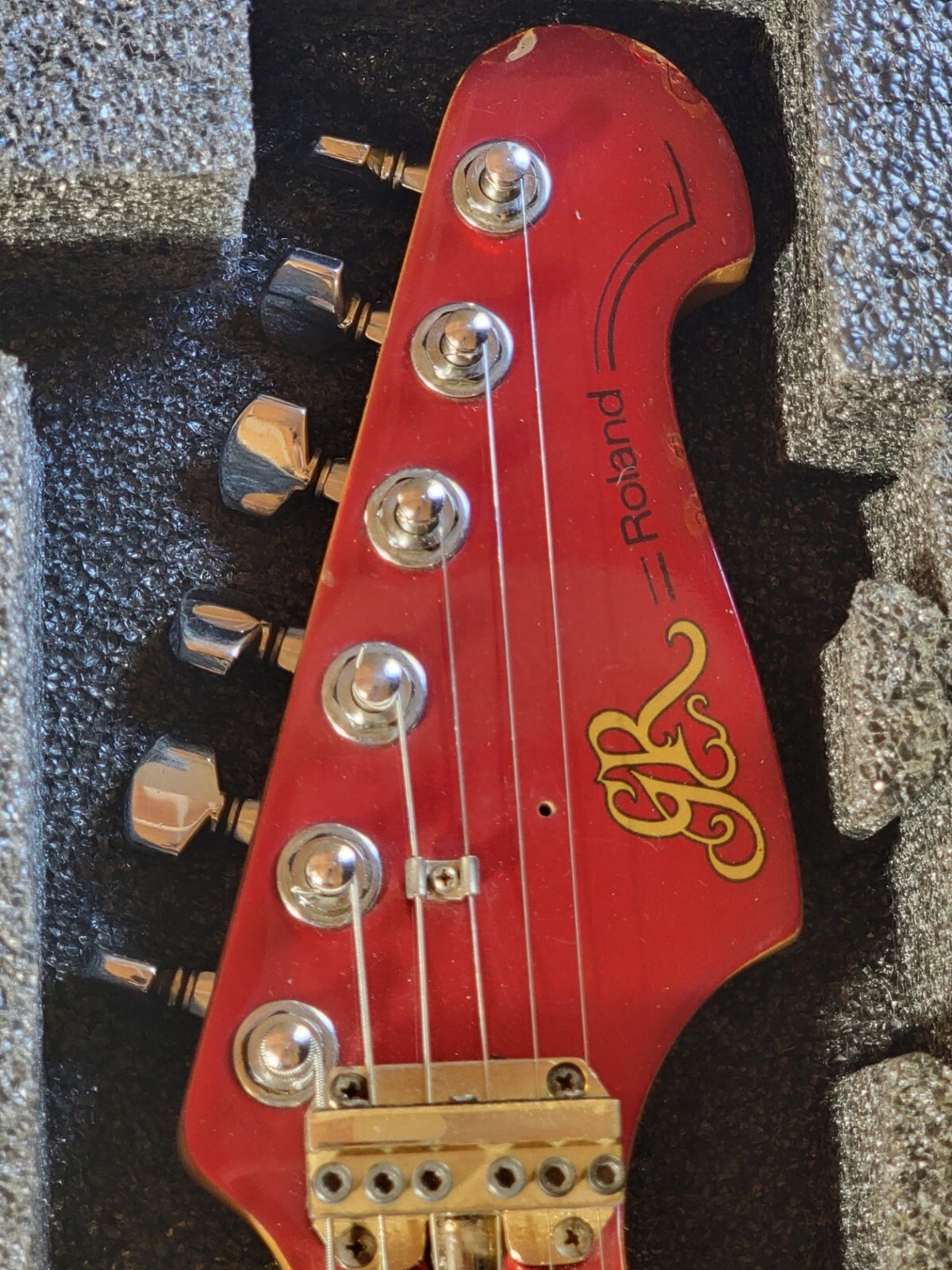 Help me identify this "Roland GR" alike guitar - OffsetGuitars.com