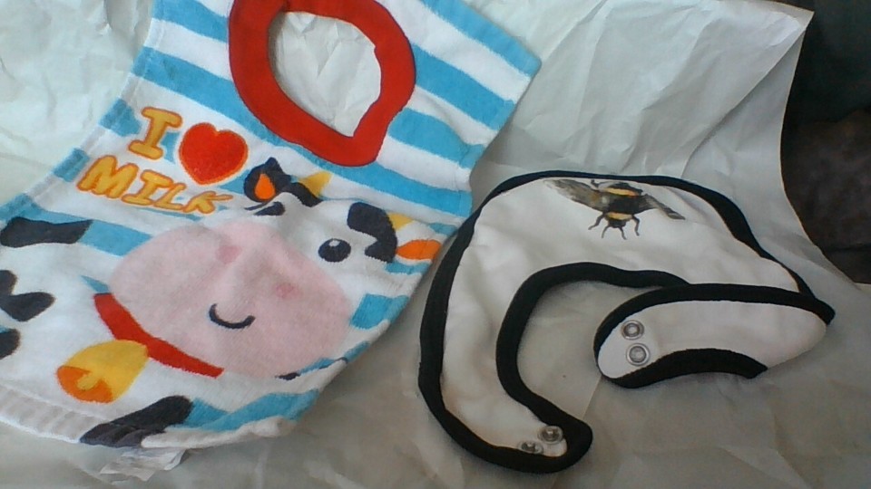2 Cute Baby Bibs! One Victoria Beckham Bee Snap Back & 1 Cow Cotton ...