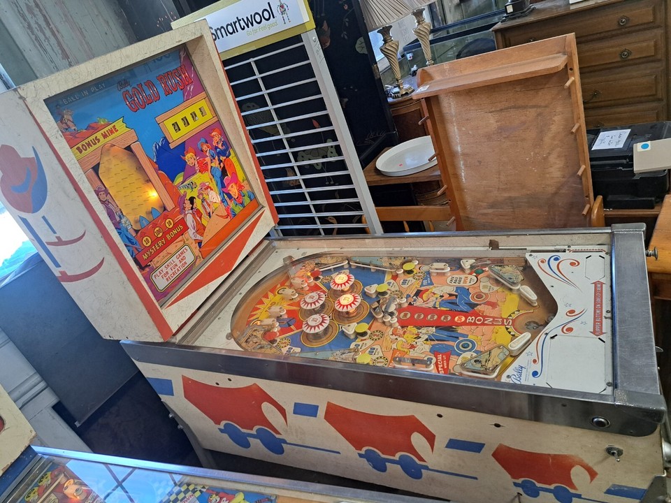 1960's BALLY GOLD RUSH PINBALL MACHINE - NEEDS COIN MECH & MAYBE MORE ...