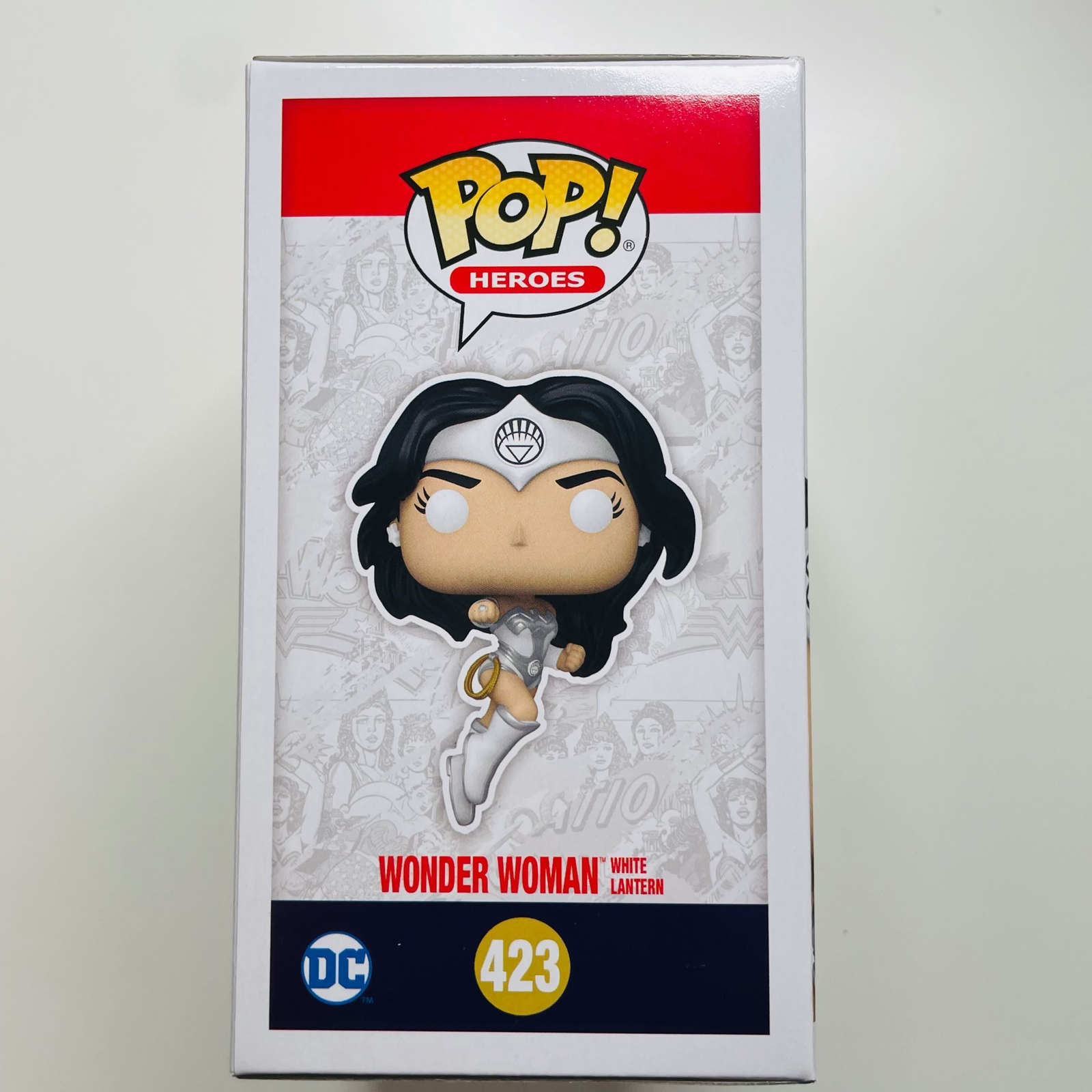 Pops! Heroes #423 - Wonder Woman With White Lantern GITD & Protector ...