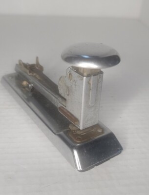 Staplers - 402 Stapler