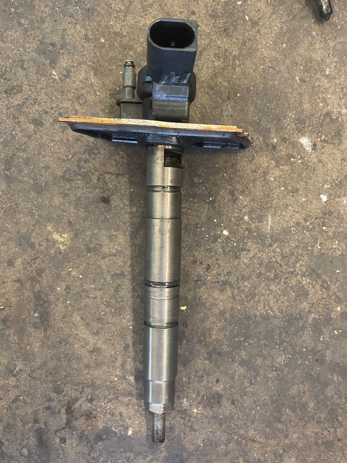 VW Tiguan 5N 2.0 TDI CBA KUG Einspritzdüse Injektor 03L130277 ...