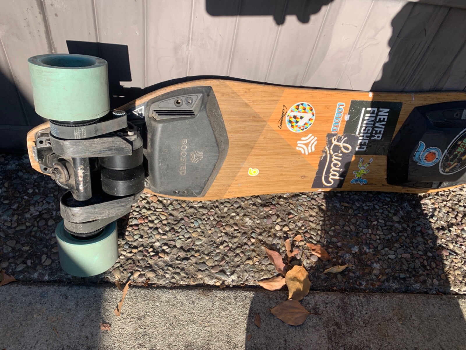 Boosted Board V2 with metal kegels, motors are working. Comes remote ...