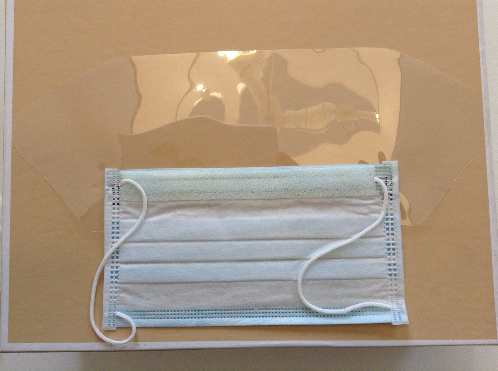 Surgical Face Mask with Anti Fog Ear Loop & Eye Shield Blue Dental 50 ...