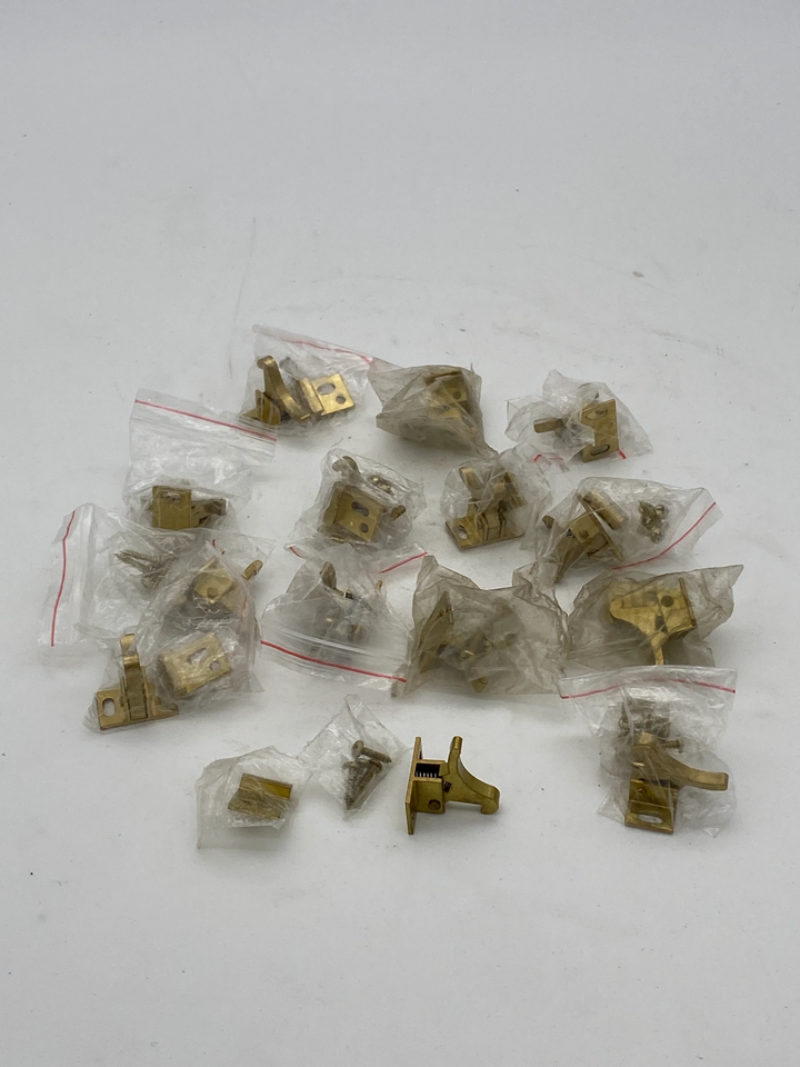 McMaster-Carr 11265A61 Vibration-Resistant Push-to-Close Latch with ...