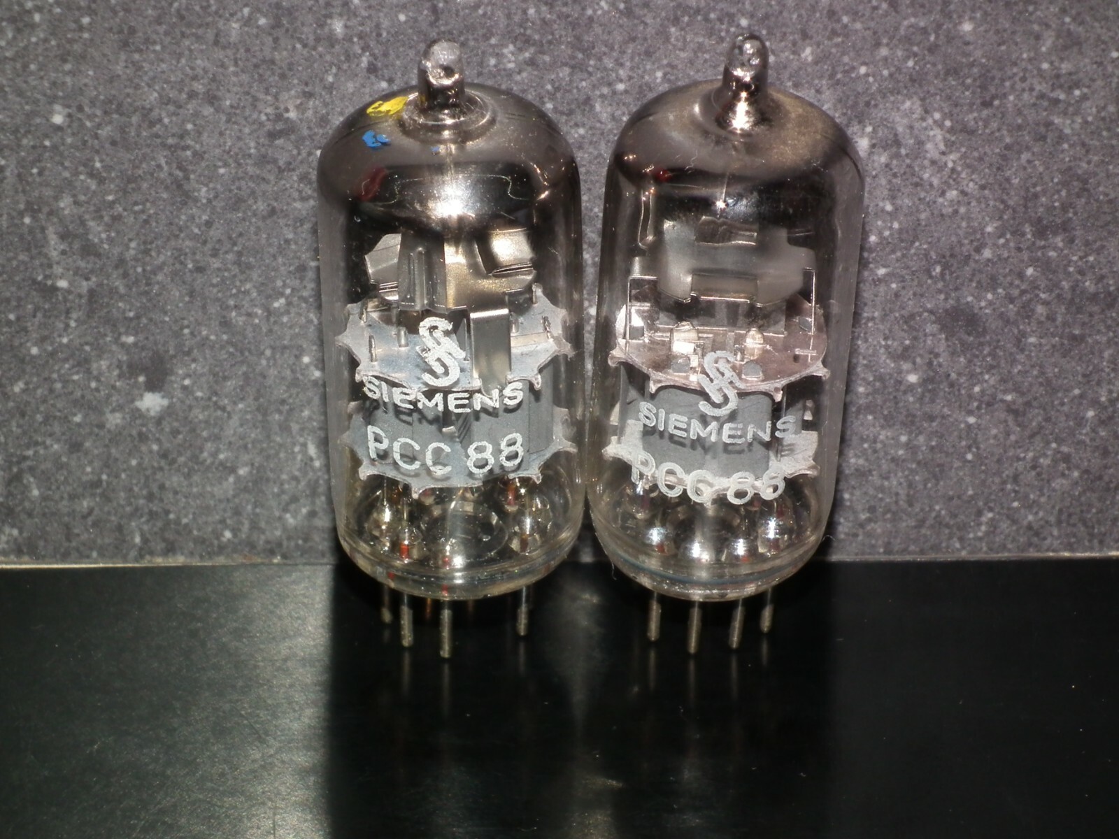 Matched pair PCC88 Siemens 7DJ8 GRAY SHIELD DUAL STAGE GETTER Used ...