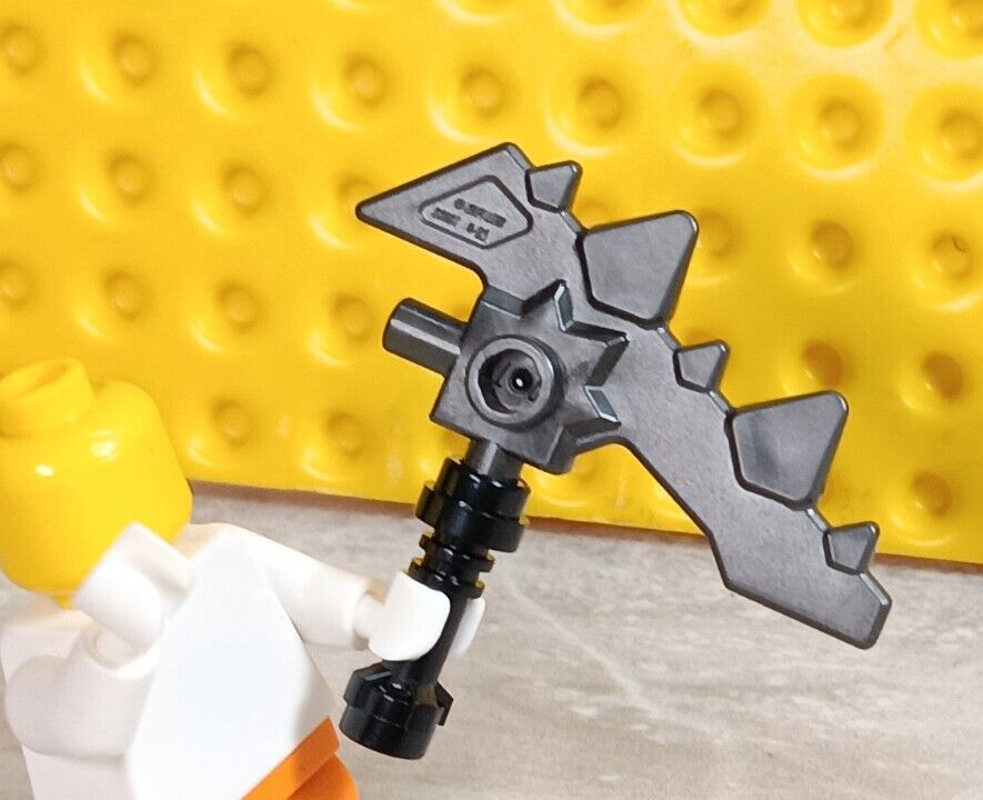 LEGO Minifigure Spiked Axe Handle Battle Serrated Blade Dark Pearl Gray ...