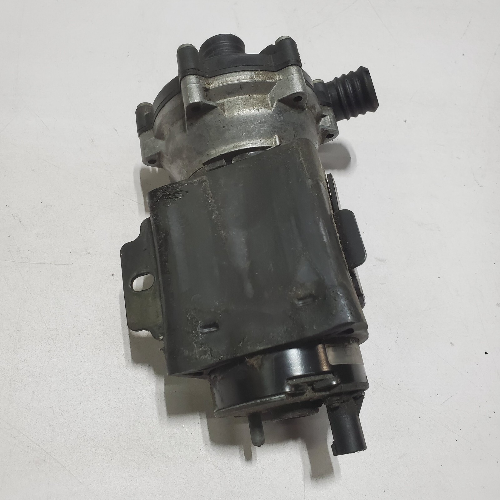 2014 W212 MERCEDES E63 AMG V8 Bi Turbo Auxiliary Water Pump OEM ...