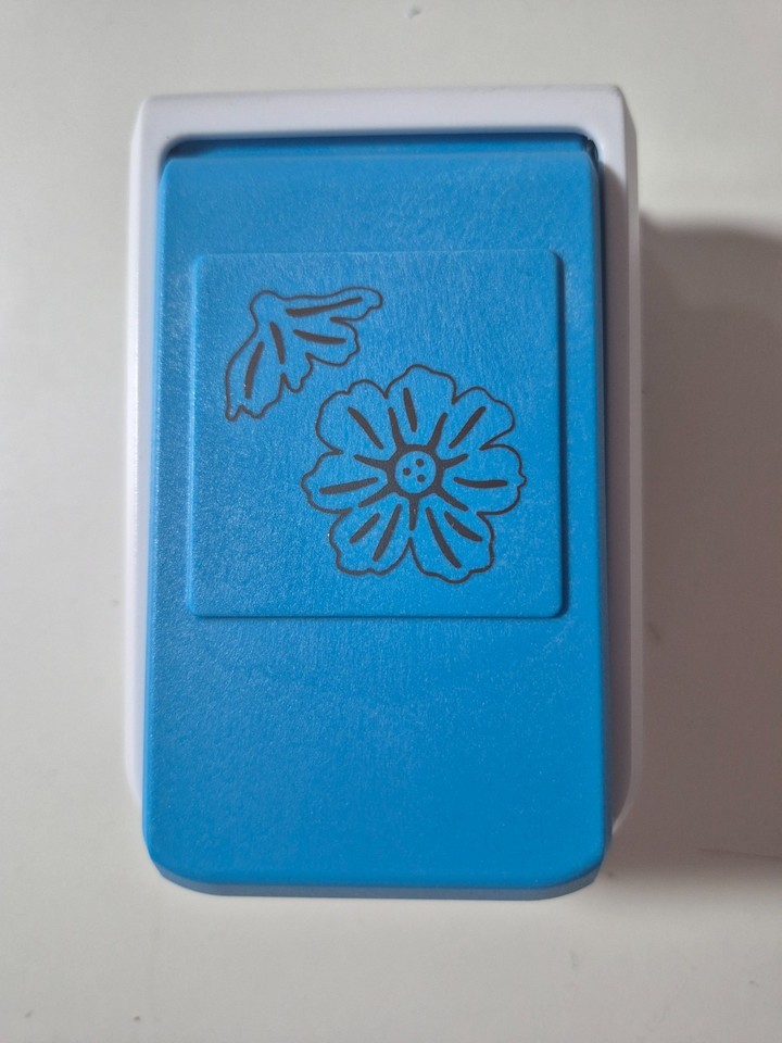 Creative Memories EMBOSSED BLOSSOMS Decorative Punch, NIB | eBay