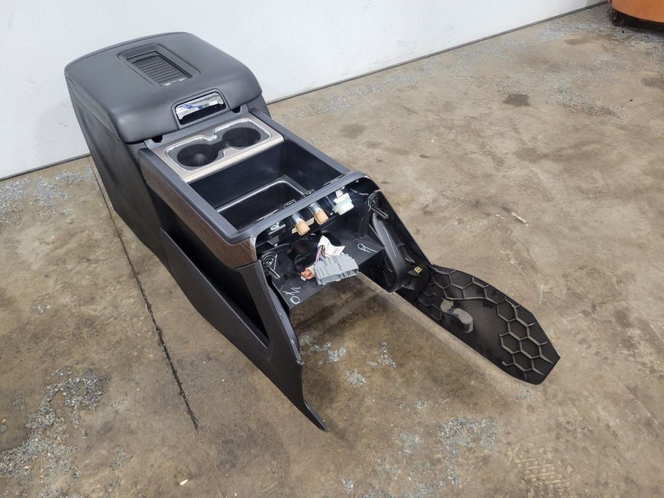 2016-2019 SIERRA DENALI CENTER CONSOLE BLACK WIRELESS CHARGER 16-19 | eBay