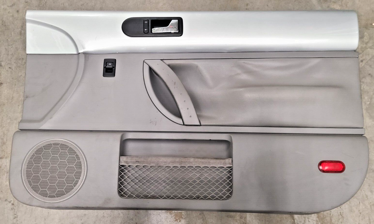 01-10 VW VOLKSWAGEN NEW BEETLE RIGHT PASSENGER SIDE DOOR TRIM SILVER ...