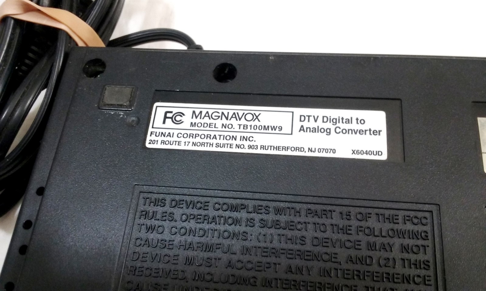 MAGNAVOX DTV Digital to Analog Converter SDTV Tuner TB100MW9 Non ...