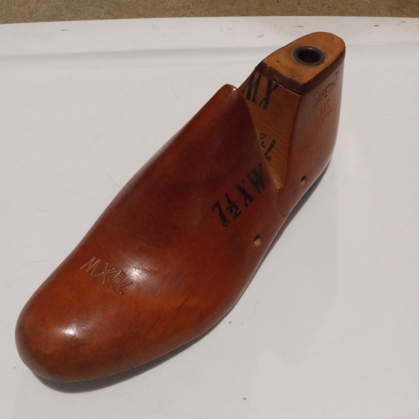 Vintage Cobbler Wooden Shoe Last Form ALCO Safety-T R… - Gem